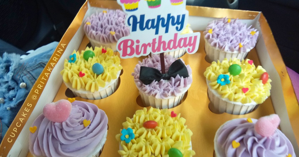 Resep Vanilla Cupcakes For Birthday oleh Prita Karina - Cookpad