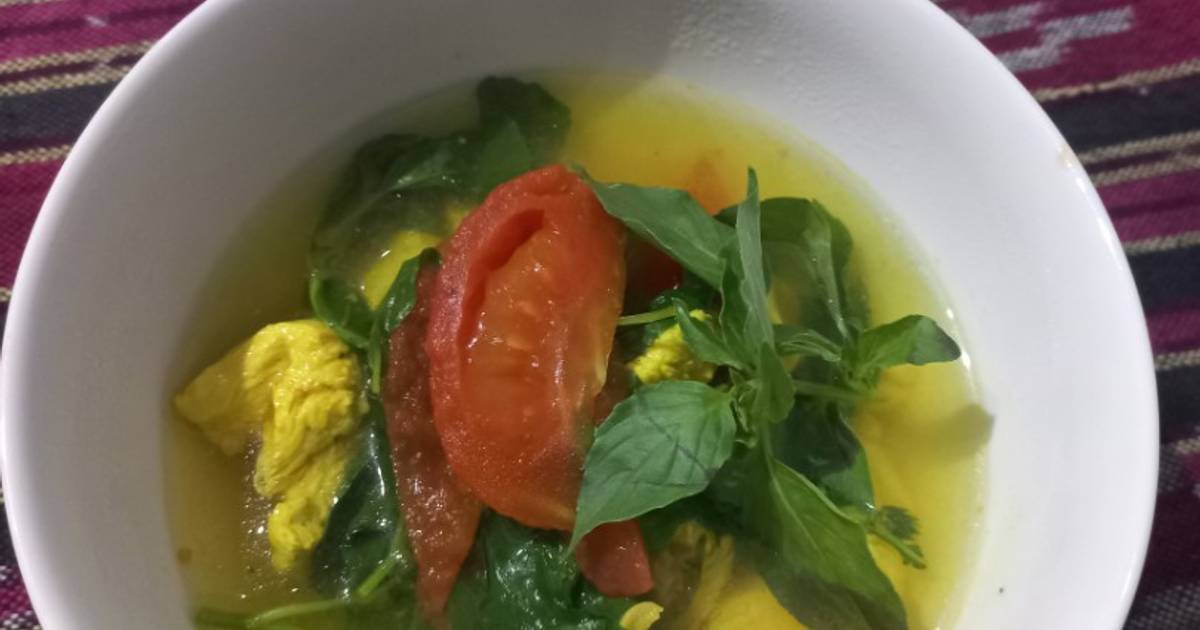 Resep Ayam Kuah Kuning oleh Pawon Buneng - Cookpad