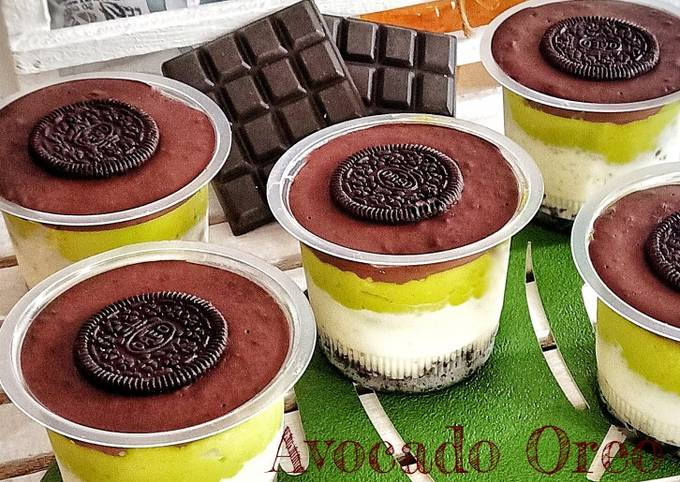 Resep Avocado Oreo Dessert oleh Ine Setiawati - Cookpad