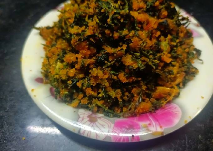 मेंथी झुणका (Methi zunka recipe in marathi) रेसिपी Sushma pedgaonkar ...