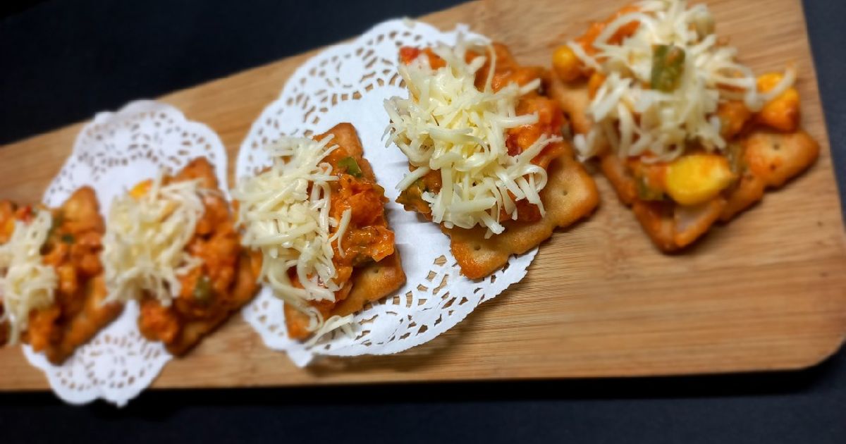 Cheese Cracker Bites Recipe by Chef Sejal - Cookpad
