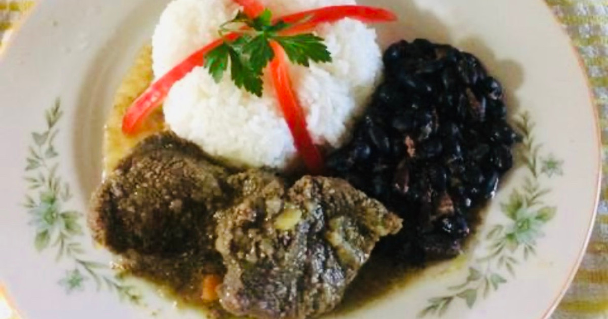 Seco De Carne Con A Mi Estilo! Receta de yenit julia tajiri- Cookpad