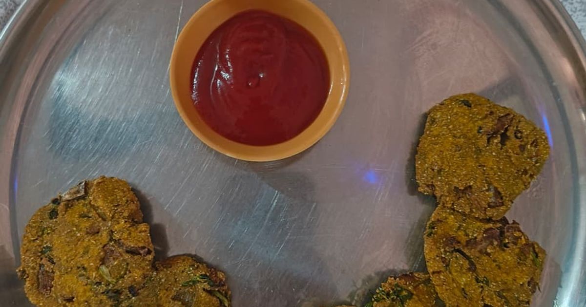 Bhajaniche Wade Recipe by Preeti V. Salvi - Cookpad