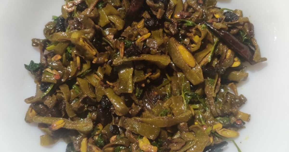 Garlic Flat Beans Or Lahsuni Sem Recipe by rama - Cookpad