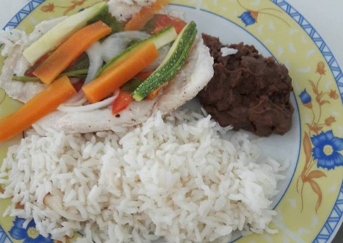 Pescado empapelado con verduras Receta de Karly Avila- Cookpad