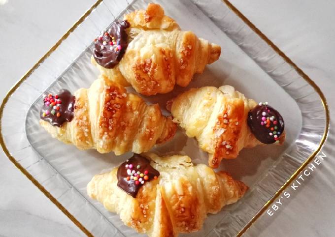 Resep Croissant Bomboloni oleh Eby's Kitchen - Cookpad