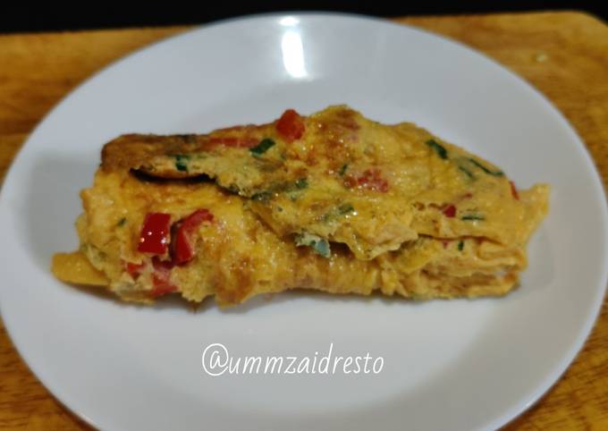 Resep Telor Dadar Bayam oleh Umm Zaid Resto - Cookpad