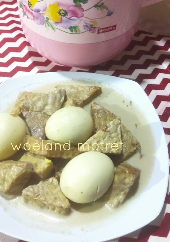 Resep Terik Tempe Telur (bumbu dasar putih) oleh Moms Woeland - Cookpad