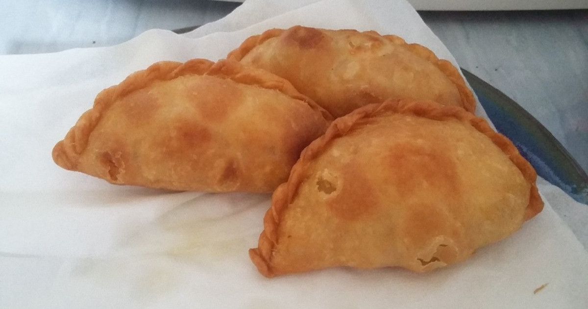 Resep Pastel Rogut oleh ragilws - Cookpad