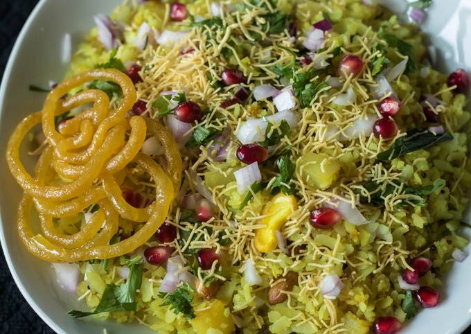 Indori Poha Recipe by Aswani Vishnuprasad - Cookpad