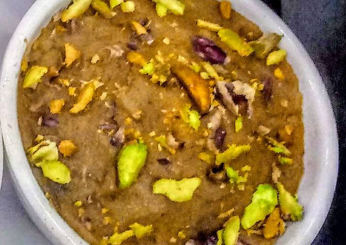 Wheat flour halwa Recipe by Neeru Goyal - Cookpad