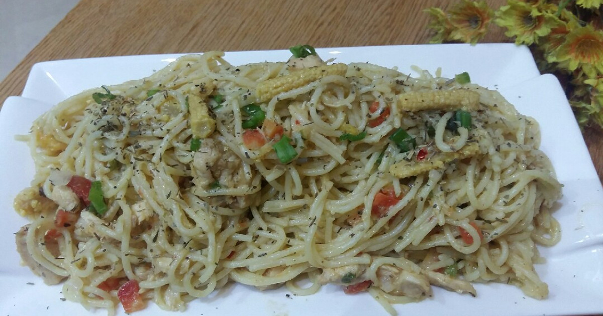 Spicy Chicken Vegetable Noodles Recipe by Humaira Saleem - Cookpad