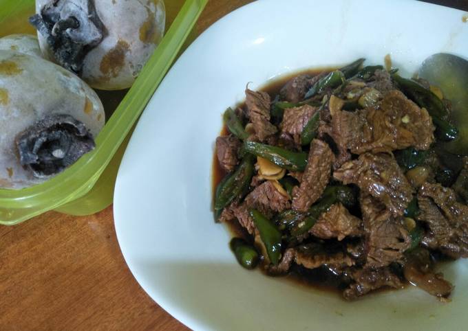 Resep Oseng Daging Sapi Cabe Ijo oleh Christina - Cookpad