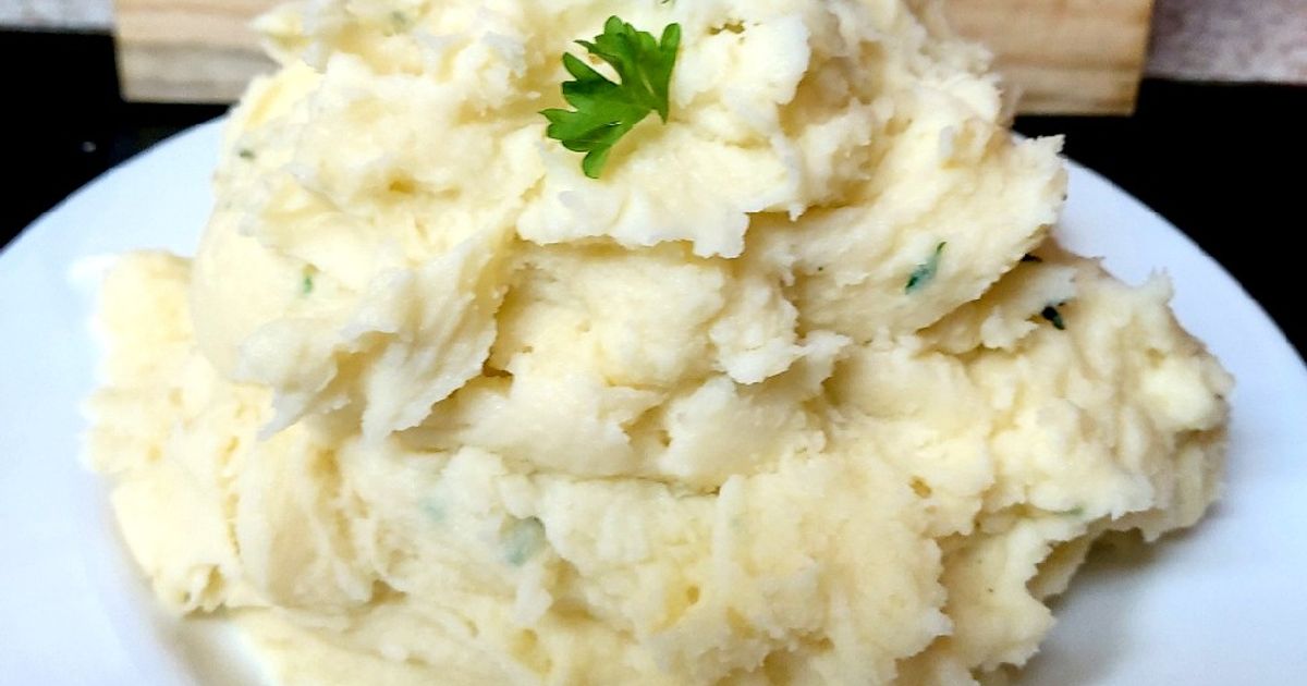 My Garlic And Herb Mashed Potato 😘 Recipe by Maureen 😀 - Cookpad