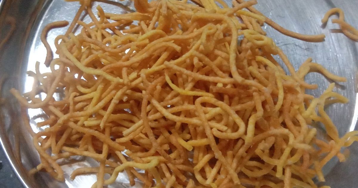Red Colour Ganthiya Recipe by Daxa Parmar - Cookpad