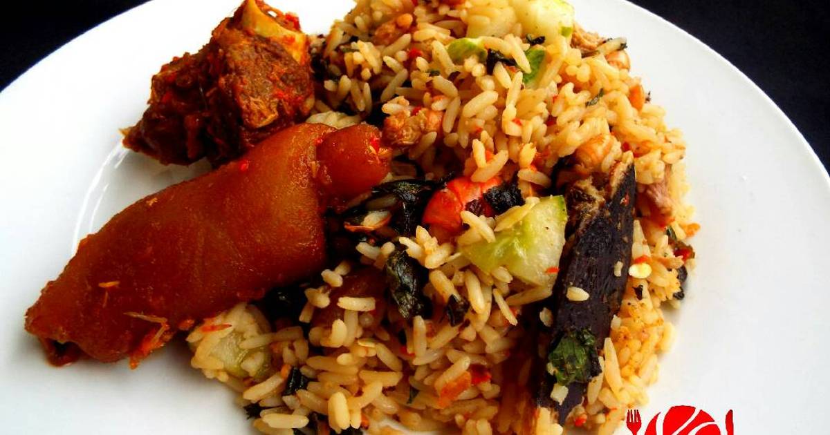 Local Jellof Rice Recipe by Vivians Cuisine - Cookpad