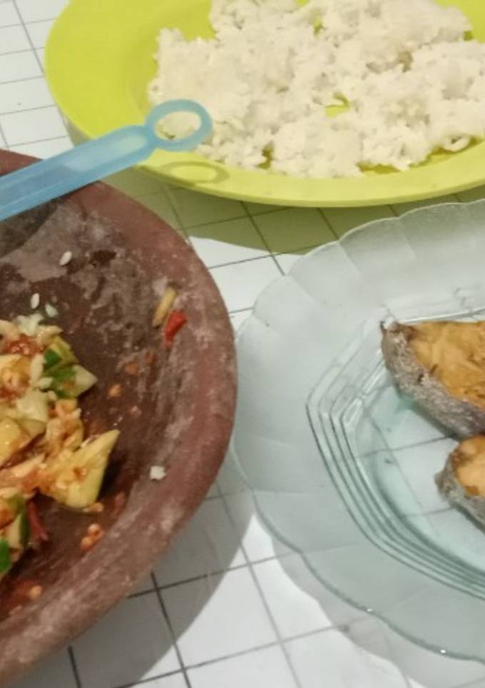 Resep Sambel cah timun atau krai oleh Ratna Widya - Cookpad