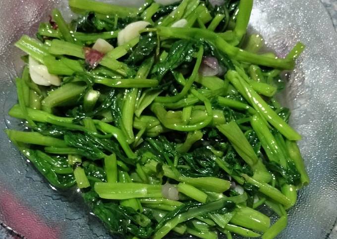 Resep Tumis kangkung simple dan praktis oleh Nengsih Wahyudi - Cookpad