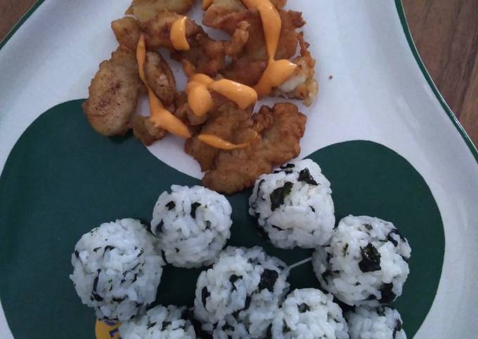 Resep Seaweed Rice Ball (Bola Nasi Rumput Laut) oleh Dian Inezie - Cookpad
