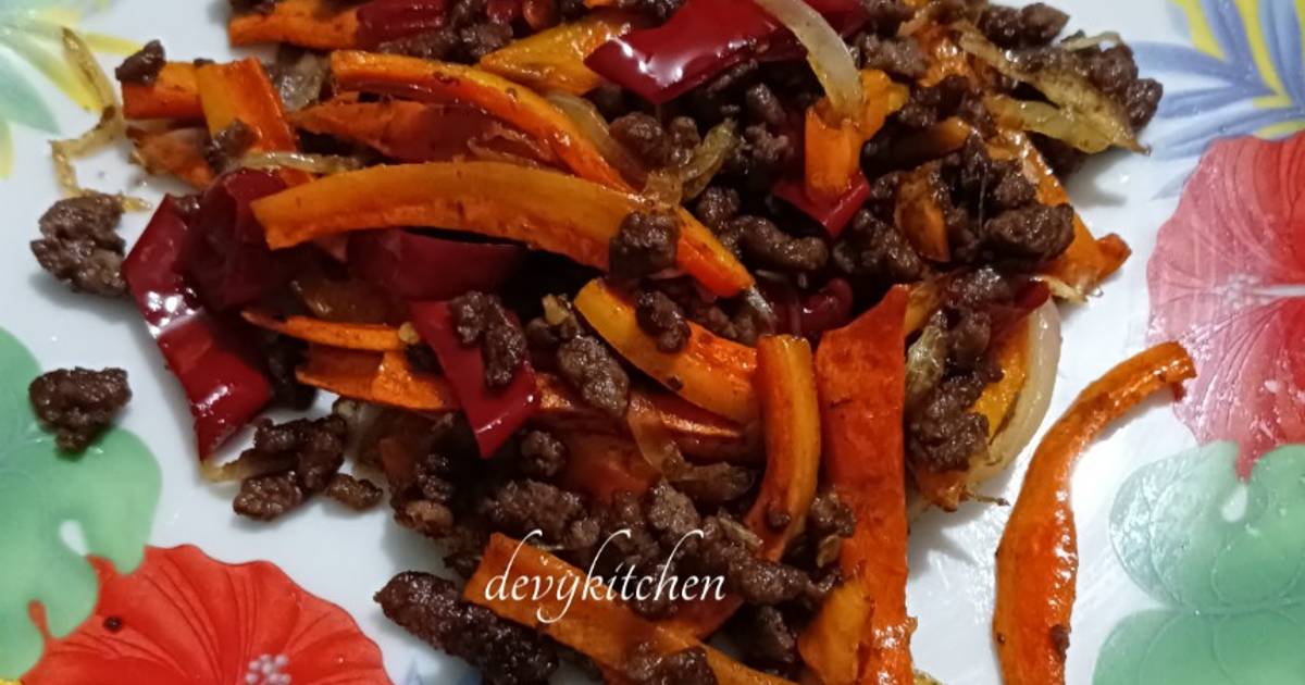 Resep 980. Spicy Minced Beef with Carrot oleh Devin - Cookpad
