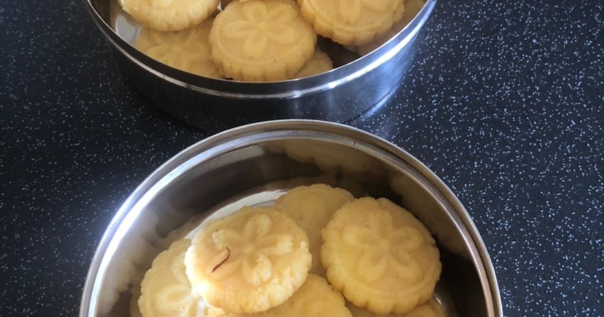Fresh Homemade Pendas (Indian Sweet) Recipe by shital - Cookpad