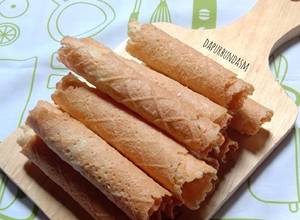 Resep kue semprong renyah, praktis, anti gagal, cocok untuk camilan