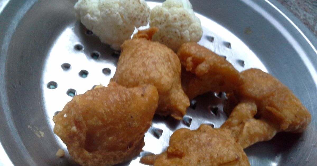 Cauliflower Pakoda Party Special Recipe by Chitra Gopal - Cookpad