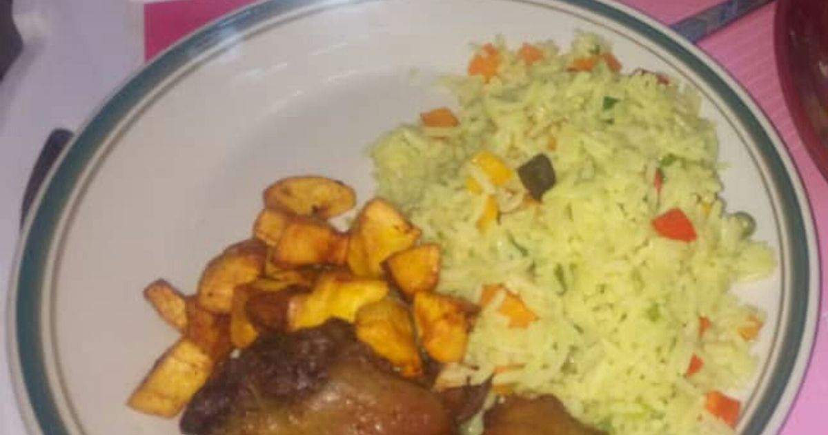 Fried Rice,Plantain Amd Fried Chicken Recipe by Esther tolu - Cookpad