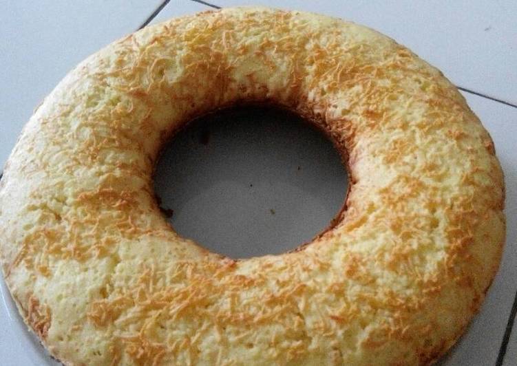 Resep bolu keju alakadarnya. oleh Dewi Yuli S - Cookpad