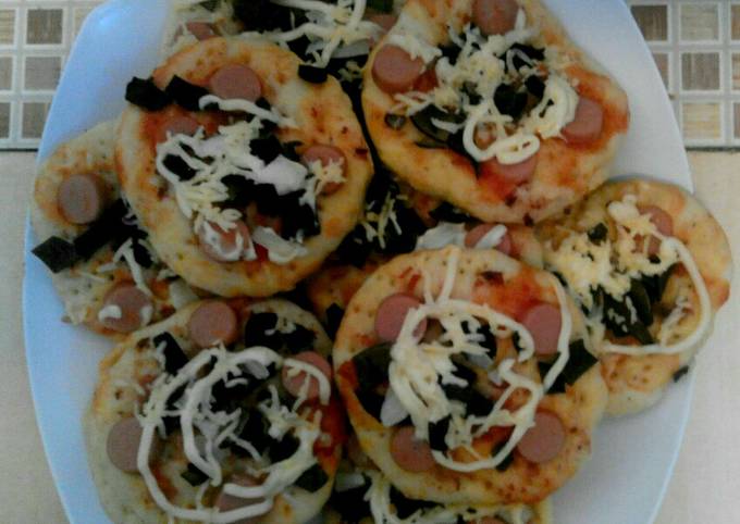 Resep Pizza Mini Mbolon oleh Nurul Sofyan - Cookpad
