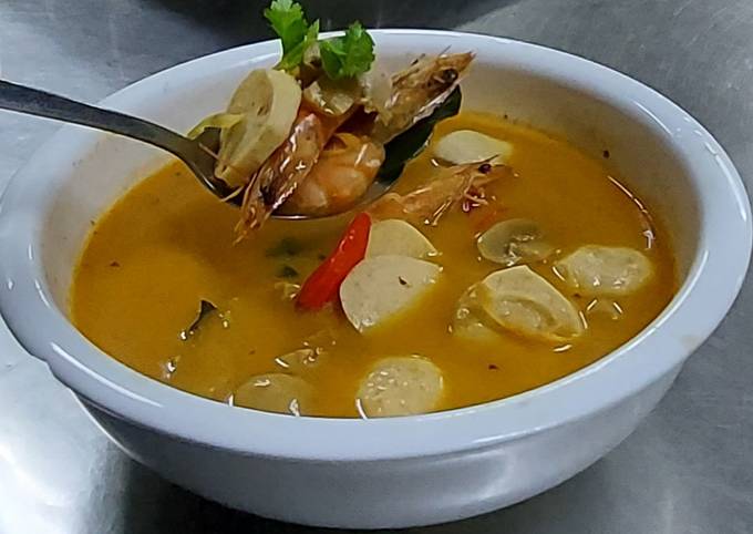 Resep Sup Tomyam favorit keluarga saya oleh Bebek Singhasari - Cookpad