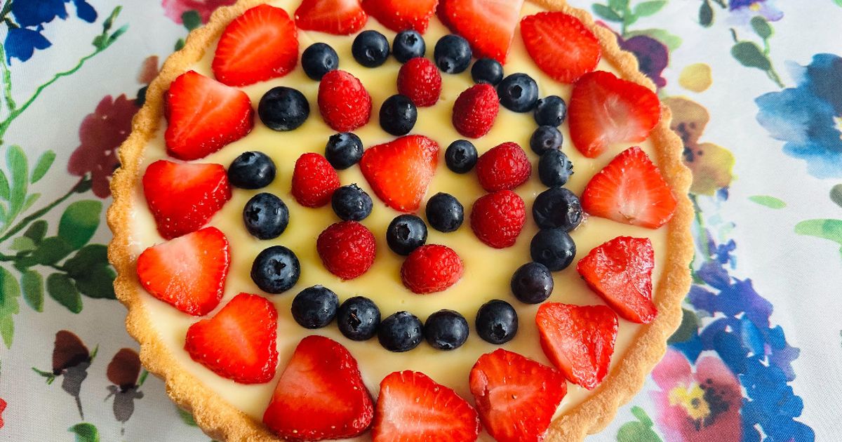 Ricetta Torta Alla Crema Con Fragole, Mirtilli E Lamponi di Fiorella ...