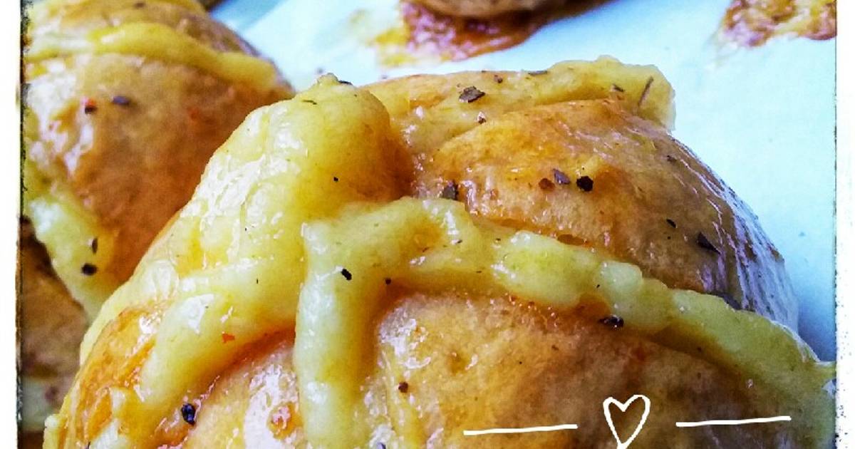 Resep Korean Garlic Cheese Bread with cheese bechamel oleh Ika ...