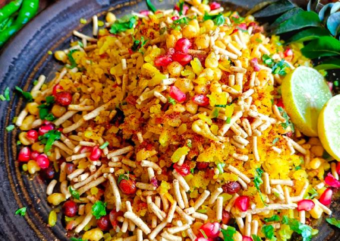 Indori Poha Recipe by spice queen - Cookpad