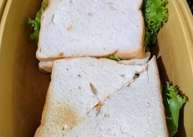 Resep Sandwich dengan Burger Sapi oleh dewi utami - Cookpad