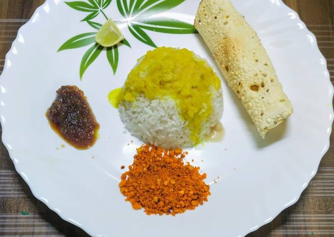 वरण-भात (varan bhaat recipe in marathi) रेसिपी Ashwini Anant Randive ...