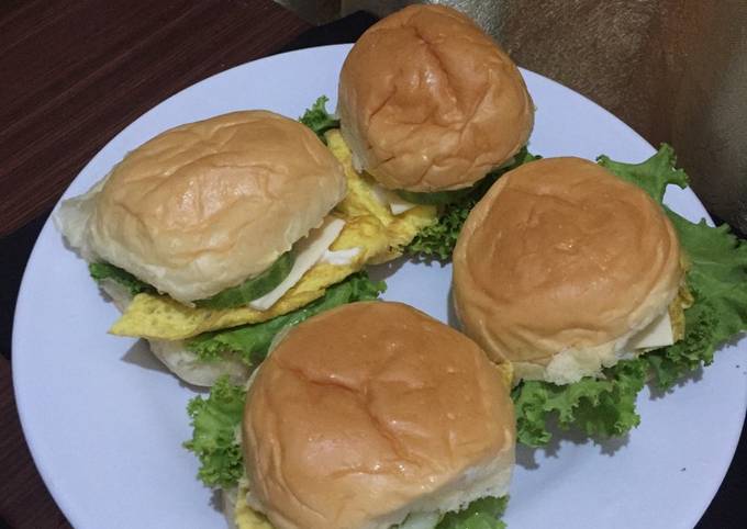 Resep Mini cheese burger oleh Yulia Helsi - Cookpad