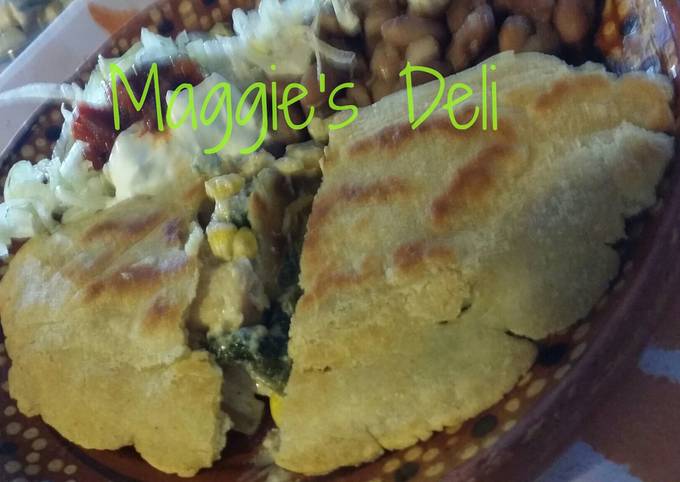 Quesadilla de rajas con maíz Receta de Maggie- Cookpad