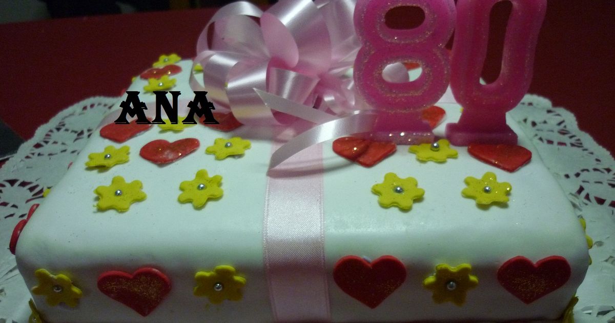 Torta Un Lindo Regalo De Cumpleaños De 80 Receta de GRINGA
