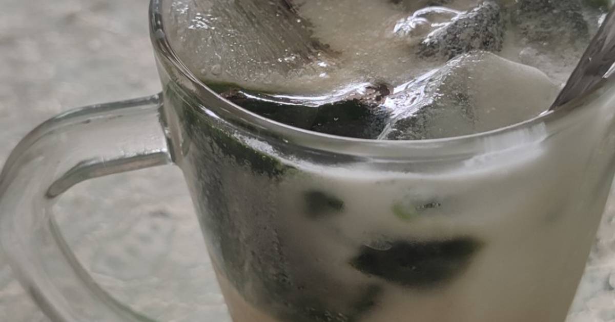 Resep Es cincau hijau homemade oleh Ria Tobs - Cookpad