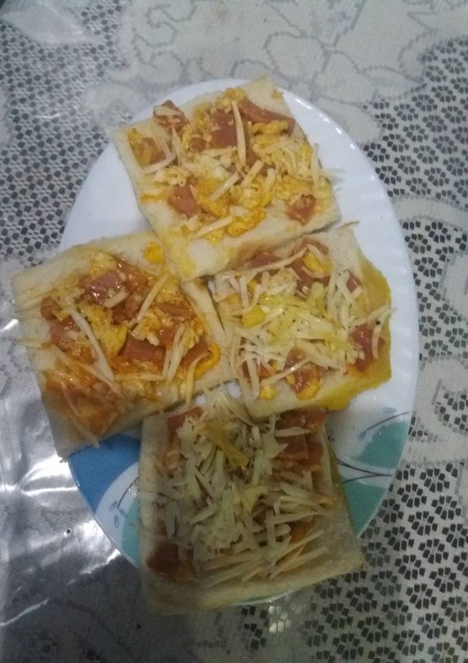 Resep Roti isi daging burger telor Dan keju oleh maya resnawati - Cookpad