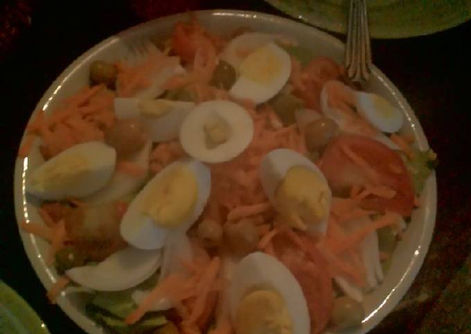 طريقة عمل اسهل سلط ومغذية على اصولها بطريقة سهلة وسريعة من Amal Ahlam ...