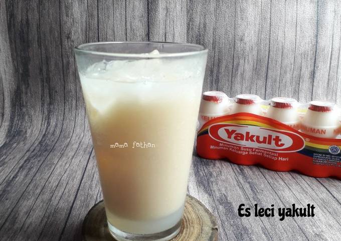 Resep Ice lychee yakult aka es leci yakult oleh Mama fathan - Cookpad