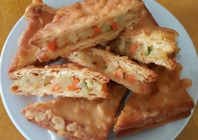 Resep Gabin sayur (crackers isi sayur) oleh Annie Thomas - Cookpad