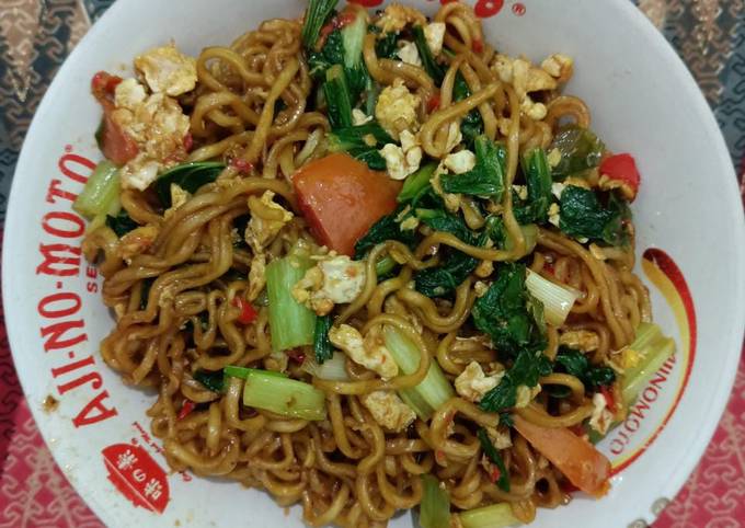 Resep Bakmi Goreng oleh Eki Nur Setiawati - Cookpad