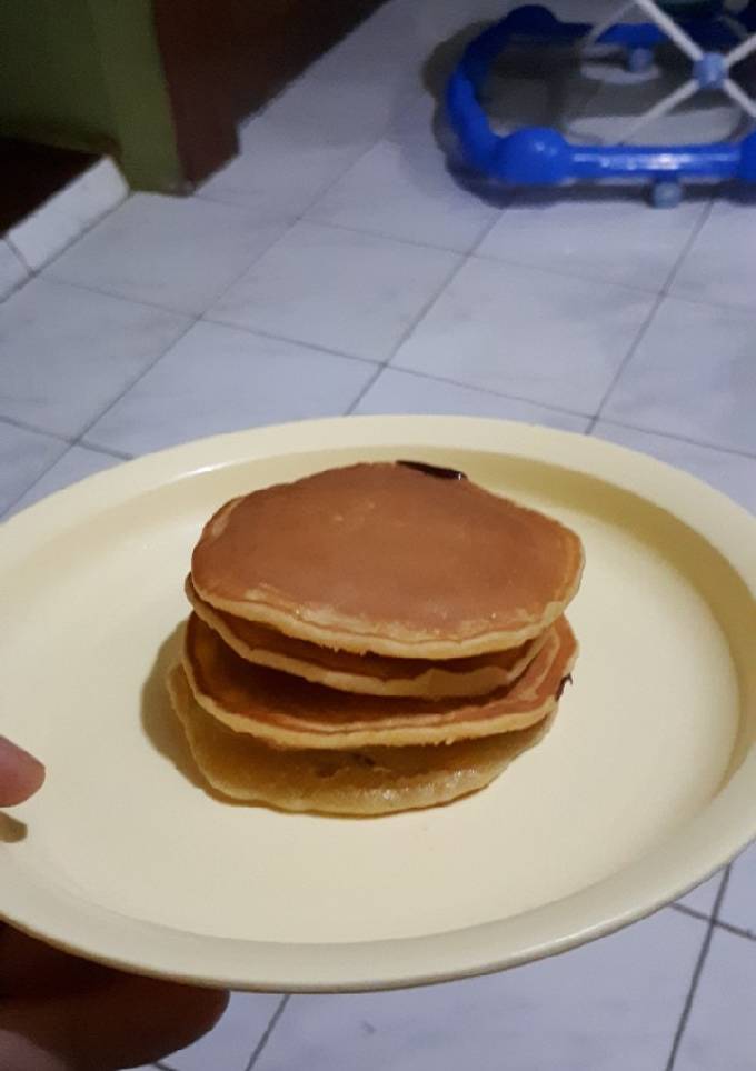 Resep Pancake praktis tanpa mixer untuk cemilan anak oleh Rantiie - Cookpad
