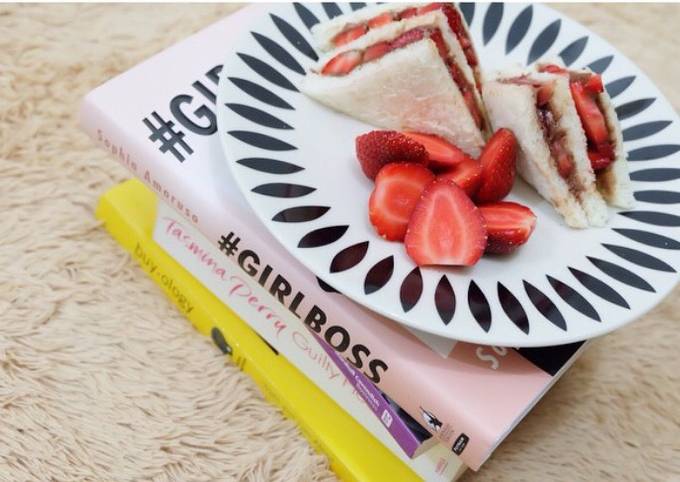 Resep Roti lapis strawberry oleh wrezita - Cookpad