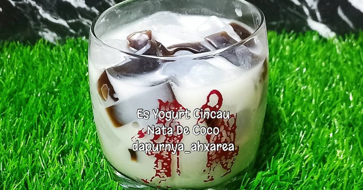 Resep Es Yogurt Cincau Nata De Coco oleh trinity alexandrea - Cookpad