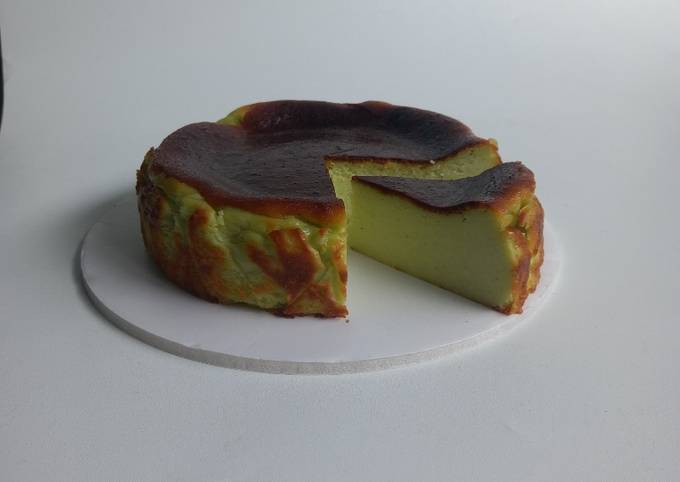Resep Java Pandan Burnt Cheese Cake oleh Chef Yonas - Cookpad