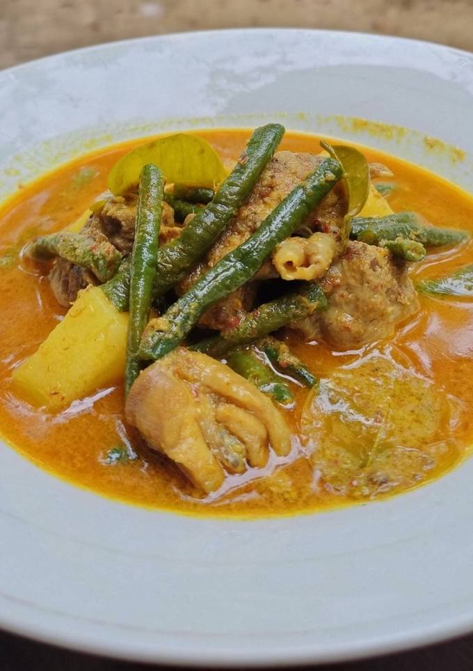 Resep Gulai Ayam kentang kacang panjang oleh Elis Sriwahyuni - Cookpad